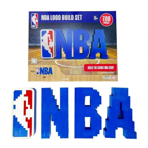 【NBA LOGO BUILD SET】NBAの象徴的なロゴを、自分の手で組み立てよう！「NBAロゴ ビルディングセット」は、ブロックを使ってNBAのアイコニックなロゴを一つひとつ再現できるアイテムです。バスケットボールファンやブロック遊び...