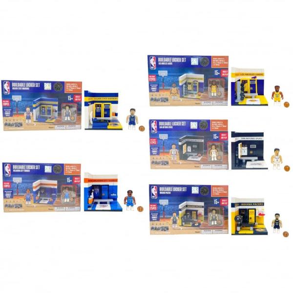 NBAの世界を自分の手で再現しよう！「NBA LOCKERS PLAYSET」は、お気に入りのNBAスーパースターとともに、ロッカールームのシーンを組み立てて楽しめるプレイセットです。遊びとしてはもちろん、ディスプレイとしても楽しめるコレク...