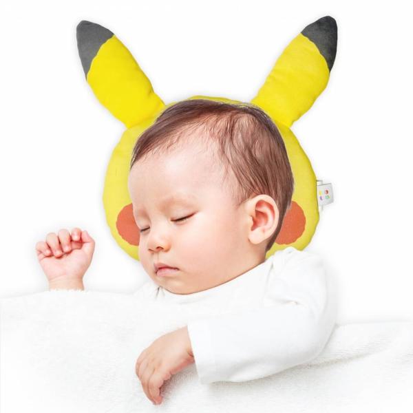 ,#000444 かわいいピカチュウのシルエットをかたどったベビーまくらです。やさしい肌触りのニット生地を使用しており、赤ちゃんにも安心してお使い頂けます。