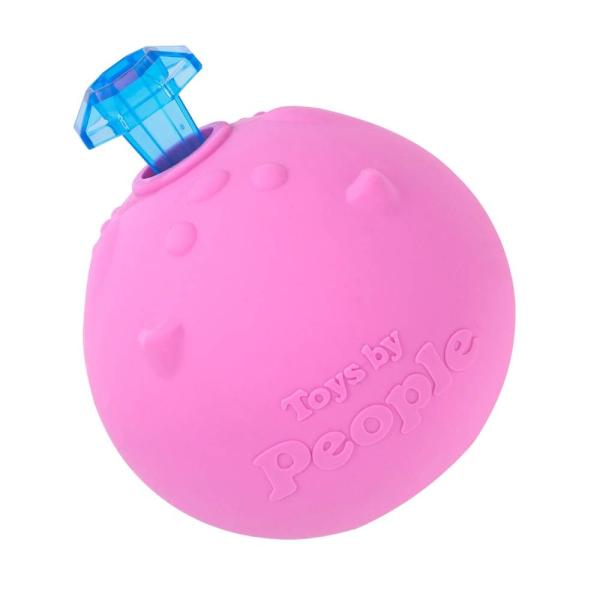 ねらってつかまえたい！ぷにぷにボディに気になるおへそ。ゆらゆら転がるのを指先でつまんで引っ張って！