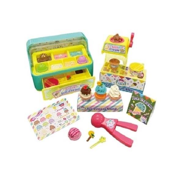 パーツがたくさん！かわいいトッピングで楽しくデコっちゃおう♪『かわいくトッピング　アイスクリームショップ』が登場あそびかた《アイスクリーム》1　ショーケースにアイスをならべよう2　ディッシャーでアイスをつかんでコーンやカップにのせよう3　す...