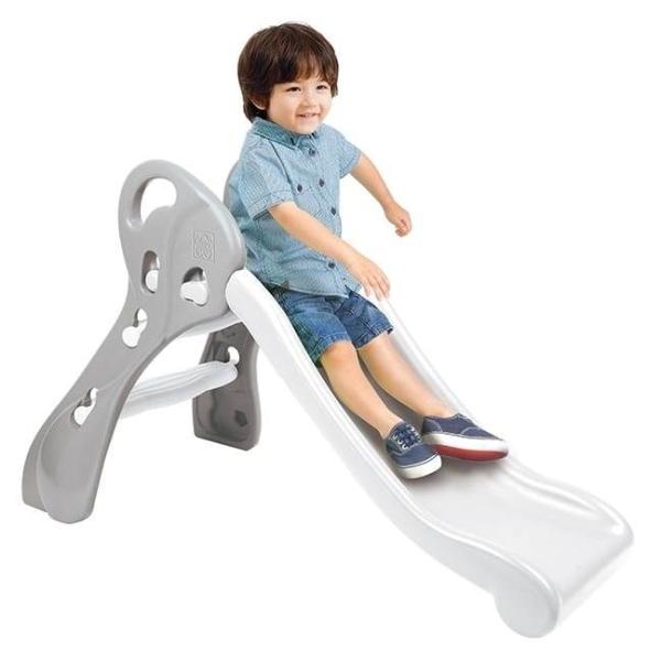 ,,, 簡単に折りたためてコンパクトに収納できる、すべり台です。室内、屋外でご使用いただけます。登ってすべって運動能力をきたえよう！・インテリアにもあうグレー/ホワイトカラー・幅広い踏み台で簡単に登れる！