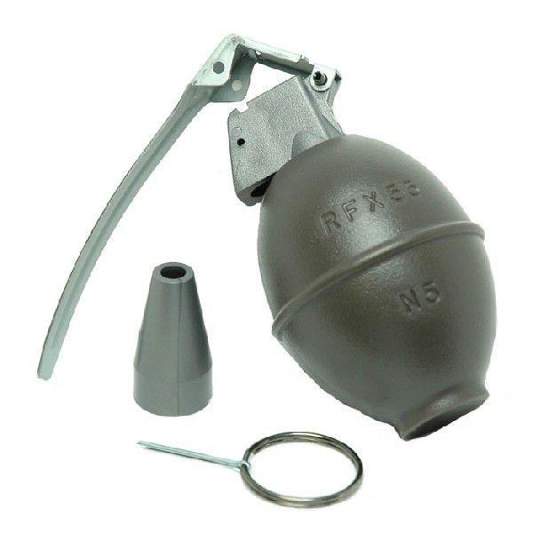 手榴弾の形をした6mmBB弾専用のBBボトルです。給弾ノズル付き■全長：105mm  ■全幅：65mm  ■重量：47g■収納数：約500発
