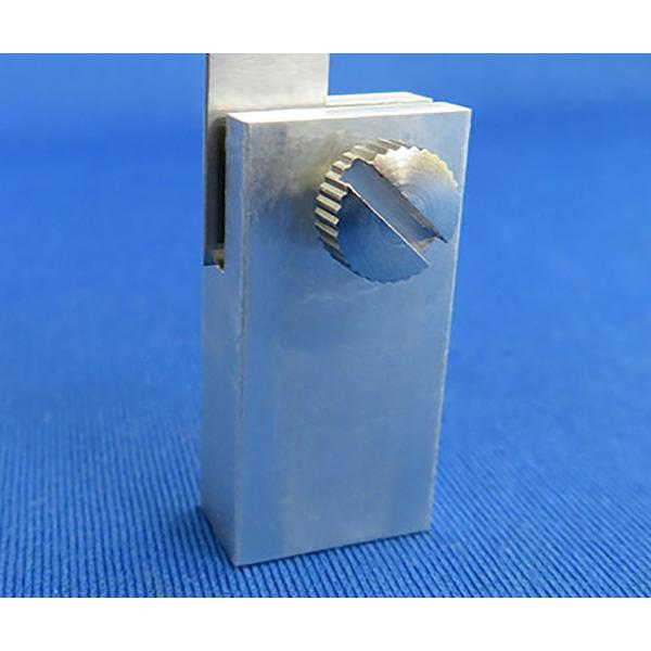 付け替え刃を有効活用！付替え刃などを取り付け、様々な工具にチェンジ！熟練職人のCNC加工で製造された画期的工具！●筋彫り、段落ち、カンナがけもこいつにお任せ！●小さなボディにあらゆる可能性を秘めています！●アルミ製なので軽くて使いやすくお手...