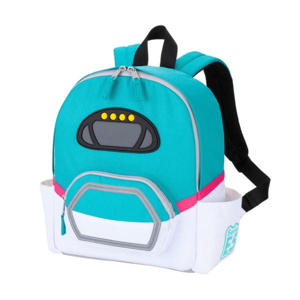 カッコイイだけではなく機能的！出発準備完了！・お子様でも開けやすいジッパー・ペットボトル3本入るゆったりサイズ・マチ広めでお弁当箱やペットボトルも楽々入る・中に記名で外でもお名前を知られずに安心・肩ひもが落ちないチェストベルト・暗闇でも安心...