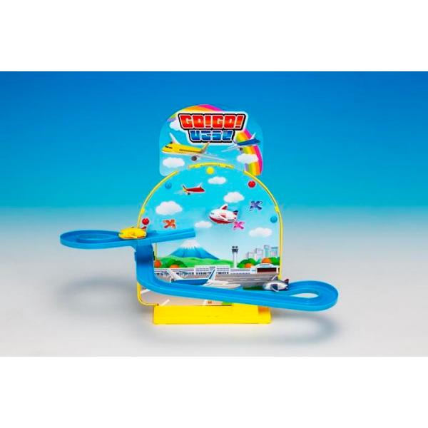 スイッチを入れるとライトが光ってメロディが鳴りパネル面を飛行機が飛び上がりレールの上部に降りレールを下ります。下まで来た飛行機はまたパネル面を飛び上がります。■対象年齢：3歳〜■使用電池：単3電池×3本(別売り)■メーカー：マルショウ(MA...