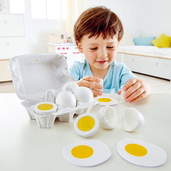 HAPE(ハペ)　割って遊べる たまごセット　(おままごと ごっこ遊び 木製玩具)■メーカー：ハペ(Hape)