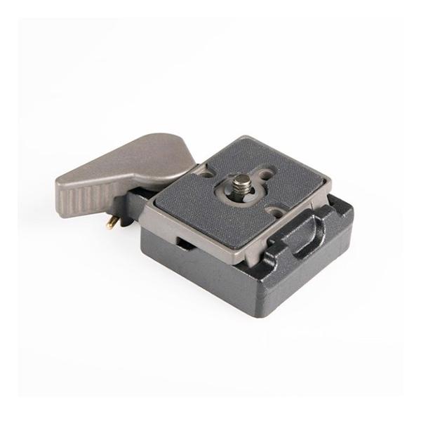 輸入元在庫有   （在庫状況はあくまでも目安です ）クイックリリースの無い雲台・一脚に装着することで、クイックリリースプレートが使用可能になります。マンフロットフォト雲台の多くに採用されている200PL長方形プレートが付属しています。SPE...