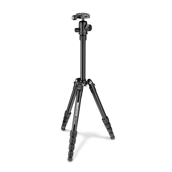 輸入元在庫有   （在庫状況はあくまでも目安です ）軽量で持ち運びが簡単な超小型のトラベル三脚 スモールブラック。手頃な価格でコンパクトな頑丈なアルミニウム合金製の三脚キット。高さ143cmまで伸長し、折りたたむと32cmまで小さくなるので...