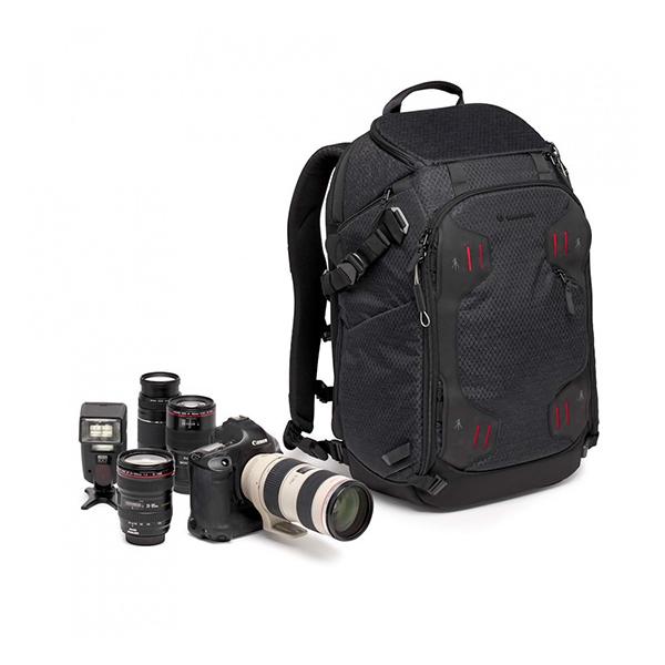 輸入元在庫有   （在庫状況はあくまでも目安です ）最高レベルの機材保護性能を誇るM-GuardTMシステムセキュリティー性の高いリアアクセスと上部開口バッグの背面を全開にして機材を出し入れすることができます。M-Guar保護システムには高...