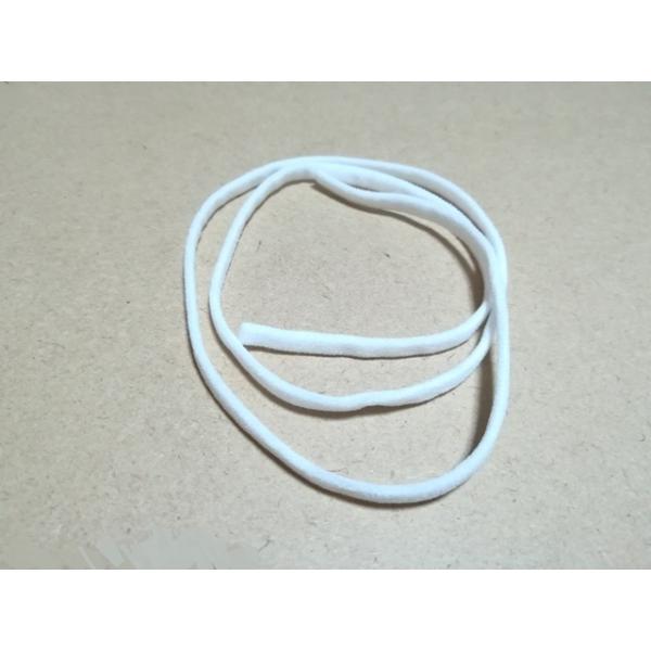 マスク楕円ゴムカラー：オフホワイトサイズ：約5mm×50cm材質：ポリエステル、ポリウレタン伸び率：約2.3倍製造国：中国製備考：楕円形の筒状（中空）