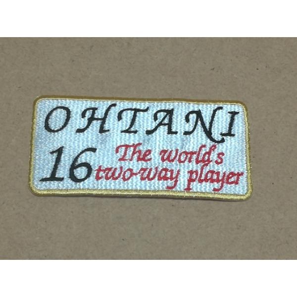 ベース地カラー：白刺繍糸カラー：黒、赤、ゴールドイエローサイズ ：約9.8cm×4.8cm数量 ：1枚単位【ワッペン】アイロンワッペンアイロンワッペン超厚手（標準の2倍）【ワッペンシール】スマホ・携帯・PC・エナメルバッグ等、様々な素材に貼...