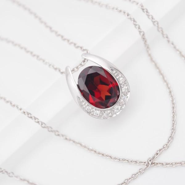 ご覧いただきありがとうございます。商品説明を最後までよくご確認頂き、ご検討ください。★商品サイズ(約)[ネックレス]全長:40-44.5cm総重量:3.3g[チャーム・バチカン含む]縦:13.6mm横:10.6mm厚み:5.8mmチャームは...