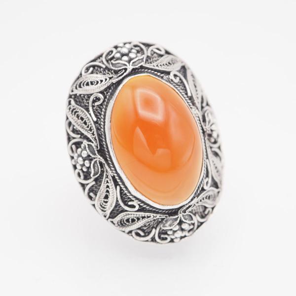 ご覧いただきありがとうございます。商品説明を最後までよくご確認頂き、ご検討ください。★商品サイズ(約)[リング]内径:17.5mm総重量:12.2g[フェイス面]縦:33.7mm横:25.6mm厚み:12.1mm多少の擦れ、小傷、若干の歪み...