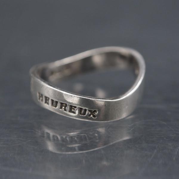 ご覧いただきありがとうございます。商品説明を最後までよくご確認頂き、ご検討ください。★商品サイズ(約)内径:17.8mm幅:4.6mm総重量:2.9g磁気反応:無多少の擦れ、小傷、若干の歪みが見られますが、比較的に状態は良いです。リングの号...