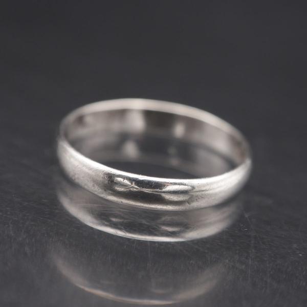 ご覧いただきありがとうございます。商品説明を最後までよくご確認頂き、ご検討ください。★商品サイズ(約)内径:17.9mm幅:3.1mm総重量:1.4g磁気反応:無多少の擦れ、小傷、若干の歪みが見られますが、比較的に状態は良いです。その他の状...