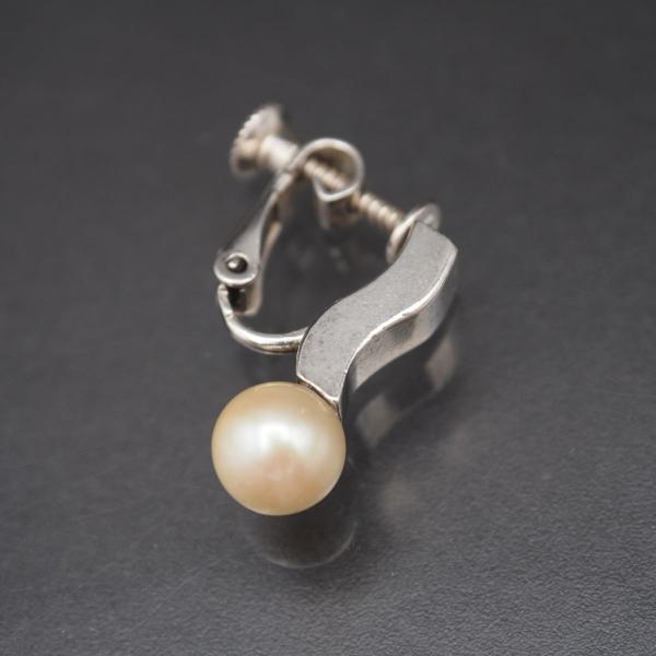 ご覧いただきありがとうございます。商品説明を最後までよくご確認頂き、ご検討ください。★商品サイズ(約)縦:17.8mm横:6.9mm厚み:6.9mm総重量:2.6g磁気反応:無片耳用（1個）のみの販売です。多少の擦れ、小傷、若干の歪みが見ら...