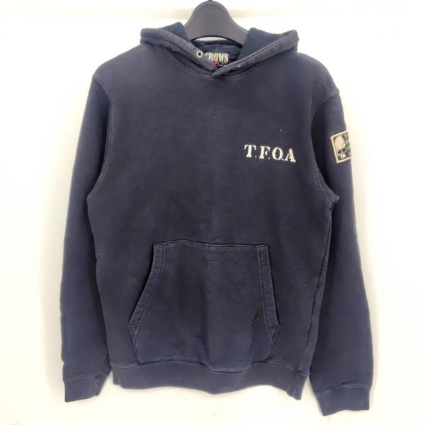対象：メンズカラー1：ブラックモデル：スカルデザインパーカー生産国：中国素材1：コットンブランド(フリー入力)：クローズ×ワースト CROWS×WORST表記サイズ：S肩幅：約44cm着丈：約63cm身幅：約49cm袖丈：約59cm※素人寸...