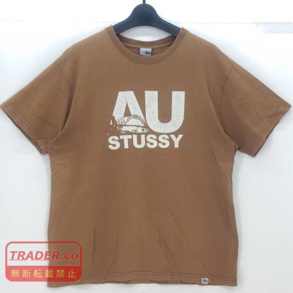 ブランド：STUSSY/ステューシー対象：メンズカラー1：ブラウンモデル：AU-architect ロゴTシャツ生産国：オーストラリア素材1：コットン表記サイズ：M肩幅：約48cm着丈：約65cm身幅：約54cm袖丈：約20cm※素人寸法に...