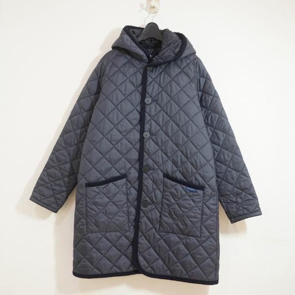 【商品名】LAVENHAM (38) 英国製　ラベンハム BRUNDON ブランドン フード付き キルティング コート SLJ9106　G96　ネイビー　K1-2【表示サイズ】1038【実寸サイズ】着丈：約89cm身幅：約51cm袖丈：約5...