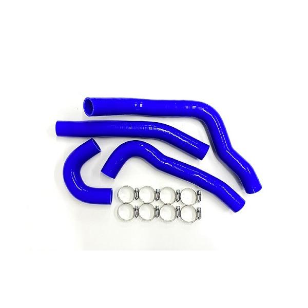 ランサーエボリューション CZ4A Evo10発色が鮮やかな、耐圧ブルーシリコンを採用したラジエターホース。ホースの厚さは、トリプルレイヤー構造の4，5mmトライドン製のホースバンドがセット