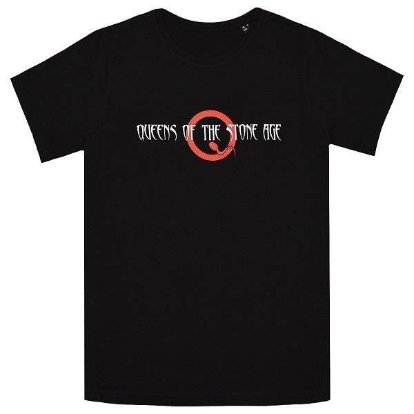 2002年作の3rd LPにして名盤「Songs For The Deaf」のUS盤ジャケットアートワークとロゴを合わせたデザインのTシャツ。公認のオフィシャルライセンス商品です。サイズ：S身幅：約45cm着丈：約70cmサイズ：M身幅：約...