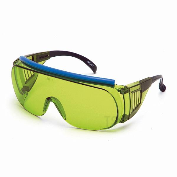 遮光めがね RS-07 （遮光度IR1.4〜IR5）埃や粉じんの侵入をシャットアウトする保護めがねです。曇り止め加工されているので、レンズが曇りにくく、上部に掛かるサイドシールドが上からの粉じんなどの侵入を防止します。ツルの長さが調節可能な...