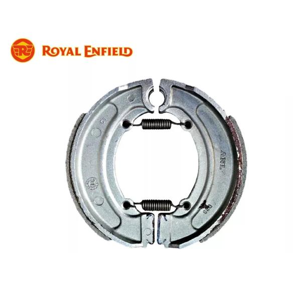 ロイヤルエンフィールド ブレット500、及び、クラシック350/500に適合するリアブレーキシューです。スプリングも付属致します。・ロイヤルエンフィールド純正品・純正品番 KAB00400/A・made in INDIA.■適合モデル・09...