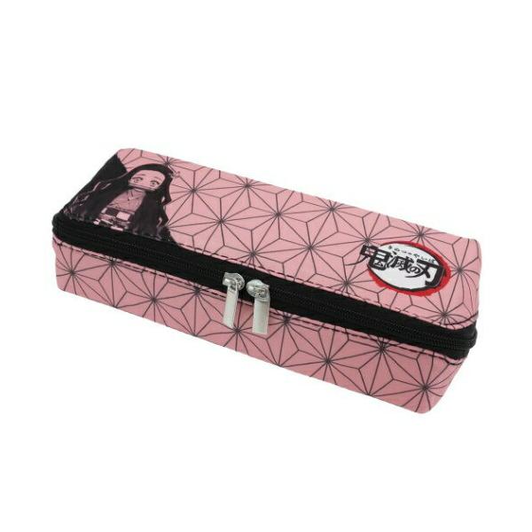 【鬼滅の刃】の『Pacapo.スリム』が新登場です！Pacapo.って?180度パカっと開いて中が見やすいポーチシリーズです☆従来品より薄型・軽量で持ち運びに最適です！トレーになるので、洗面台や机にポーチを開いたままで小物の取り出しが楽ちん...