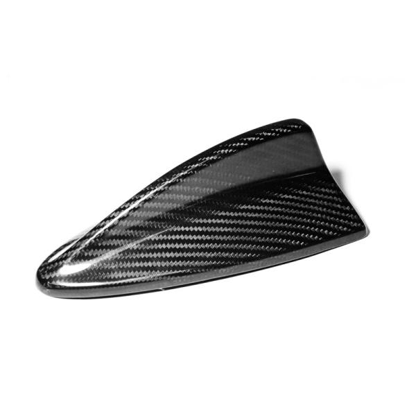 BMW用カーボンアンテナカバーリアルカーボン製で、装着するだけでよりスポーティで高級感溢れる見た目に!!【対応車種】3シリーズ E90/E92■素材：カーボン 艶あり■状態：新品※この製品は純正品ではございません。社外製カーボン部品は基本的...