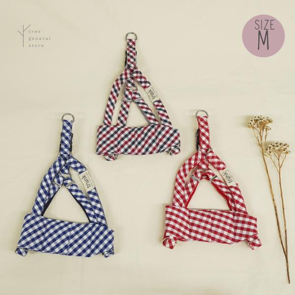 素材 本体：コットン100％バックル：ポリアセタールサイズ M： 胴周り約45〜60cm　適応体重8〜13 kg注意 散歩専用ハーネスですので係留には使用しないでください