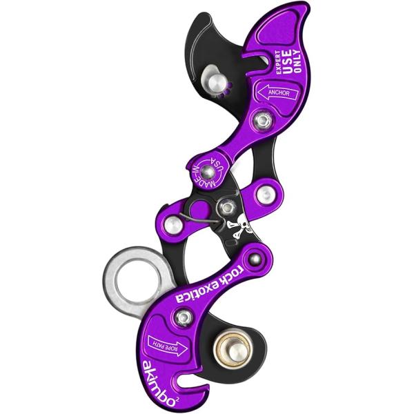 Akimbo?は、人気のミッドライン取り付け式ツリーケアクライミングデバイスの第2世代です。オリジナルと同様に、Akimbo?は、追加の装備やサドルからの取り外しなしで、固定ロープシステム（SRSまたはMRS）または移動ロープシステム（SR...