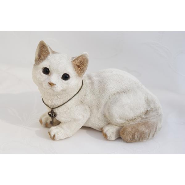 かわいい相棒とハッピーな貯金ライフはいかがですか？まんまるの瞳が印象的なかわいい動物たちの貯金箱です。首にはそれぞれ可愛らしいキーチャーム付き。存在感際立つオブジェのような貯金箱。たくさんコインを入れて満腹にしてあげてください♪※底にお金の...