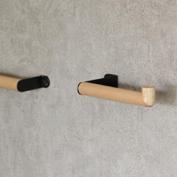 サイズ幅:約17.5cm*奥行:約8.3cm*高さ:約3cm重さ:約70g対応ペーパーサイズ:φ10cm〜13cm耐荷重:約2.4kg材質:アッシュ材・鉄取付ネジが付属します。(2本)商品説明※使用されていくうちに、ある程度は経年変化により...