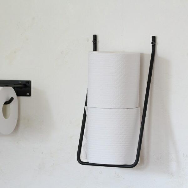 サイズ 幅:約14cm*奥行:取付時 約9cm*高さ:取付時 約27cm重さ:約200g材質：鉄 アイアン取り付け部の厚さ 約4mmネジ穴の径 約4mmネジの付属 有：2本特徴 ＤＩＹブラック フック 黒 かっこいい トイレットペーパーホル...