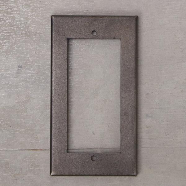 サイズ幅:約7cm*奥行:約0.9cm*高さ:約14cm材質:アイアン商品説明取り付けの際は、配線部分にドライバーが触れないようご注意ください。製品の取り付け・取り外しやドライバー・ネジを扱う際は手袋をして十分注意して行なってください。取り...