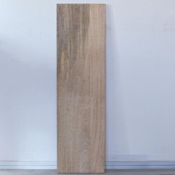 サイズ 幅:約91.5cm*奥行:約26cm*高さ:約2.2cm重さ:約3.4kg※個体差・ばらつきがございます材質:マンゴーウッド商品説明 ・防水、防滴処理は施されておりません・素材の特性上、直射日光や高温多湿、水濡れにより変色や腐食等が...