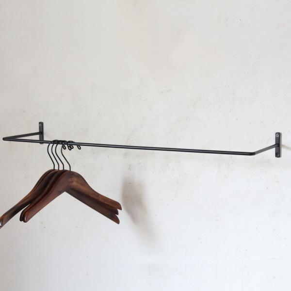 サイズ幅:約75cm*奥行:約20cm*高さ:約6.5cm重さ:約520g材質:アイアン※取付ネジは付属しません。(※ネジの穴径:約4mm)・塗装ムラ、加工跡、凹凸や傷などが見られる場合がございます。多少の歪み等が見られる場合がございます。...