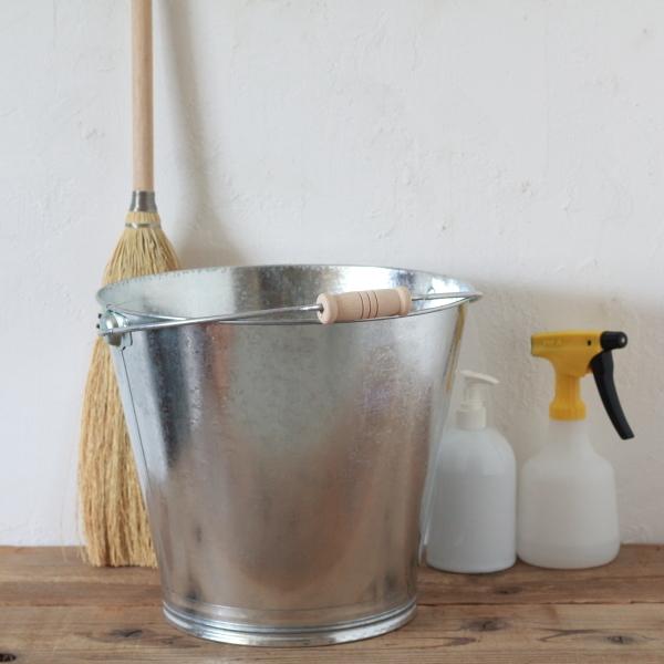 サイズφ約30cm*高さ:約27cm重さ:約835g素材:トタン日本製バケツ おしゃれ トタン レトロ 無地 収納 Mサイズ 日本製 松野屋