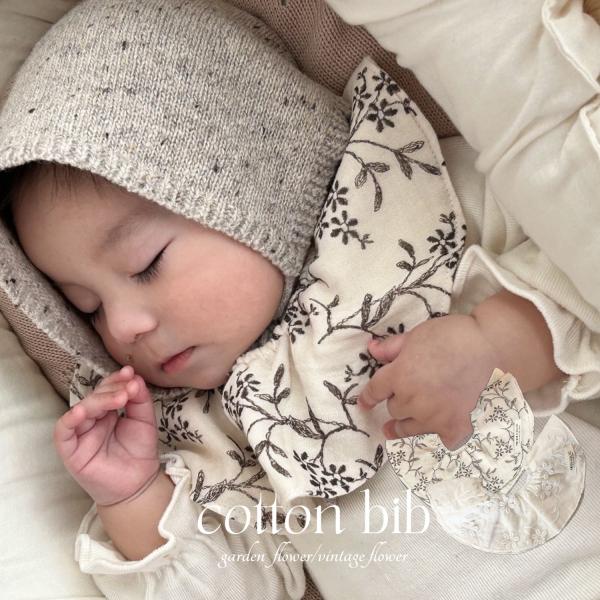 ※2025年11月20日販売分より、gardenflowerのデザインが立体型へ変更になっております。素材：コットン対象年齢：６ヶ月サイズ：全体の直径約27cm　　　　首周りの直径約9.5cm大人気の“Garden Flower”および“V...