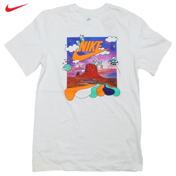 Nike Sportwearより『Graphic Black Light Alien Tee』入荷!!BOX型のモニュメントバレーのフォトプリントに、ポップな宇宙人襲来のイラストを付け加えフロントに配置。ブラックライト(不可視光線)の下で蛍...