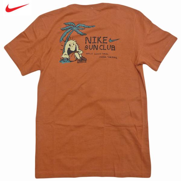 1970年代のレトロな趣の架空のコンセプトのクラブ、『Nike Sun Club(ナイキ サン クラブ)』コレクションより『Nike Sun Club Burnt Sunrise Tee』が入荷！！触感のある素材をミックスした温かみのあるア...