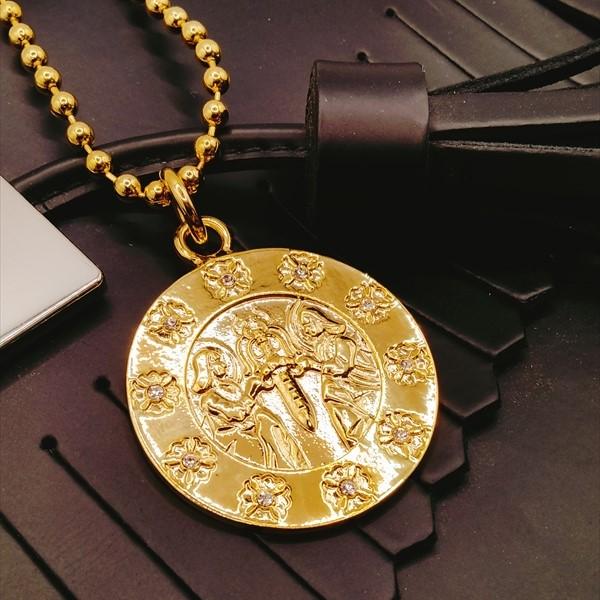 ■商品コードcoinneck■セット内容チャームネックレス■サイズチェーン 51cm■カラーチェーン＆チャームブラッククローム　ゴールド　ピンクゴールドストーンクリア　ブラック　レッド　ピンク■備考メッキ加工■商品説明メッキ加工ですのでお肌...