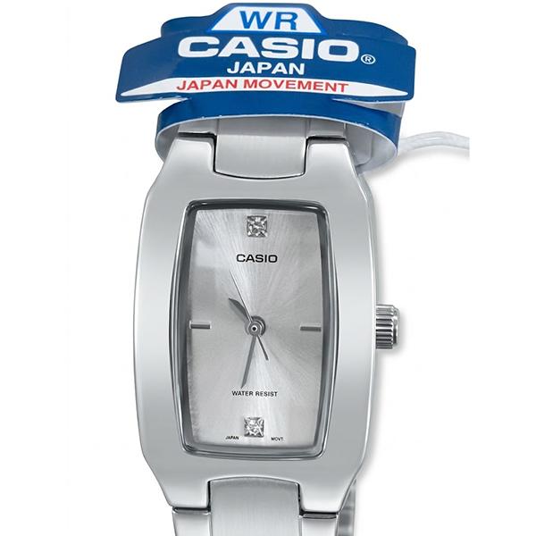 メーカー：CASIO Vintage カシオ ヴィンテージ　製品名：LTP-1165A-7C2　JANコード：4971850860525　ケースサイズ（縦×横×厚さ）：32.6 × 21 × 7.8 mm　重量：67g　ケース・ベゼル材質：...