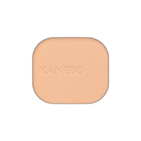 【発売日：2026年02月13日】ジェルでコーティングされた、きめ細かなパウダーが実現した、肌へ溶け込むような一体感。光を取り込む極薄のうるみ膜が肌を包み、自然なツヤを放つ洗練された仕上がりへ。軽やかなつけ心地とカバー力を両立した、新感覚 ...