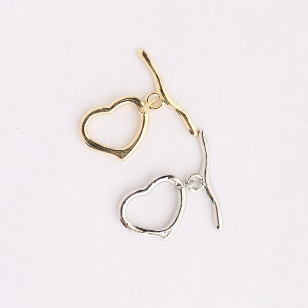 金アレ対応 色褪せにくいOpen Heart マンテル □カラー：ゴールドプラチナ□内容量：1Set□素材:真鍮 14K金コーティング　　□サイズ:ハート幅 約17.7mm バー幅 約24.5mm◆注意事項 　　金属アレルギーには個人差がご...