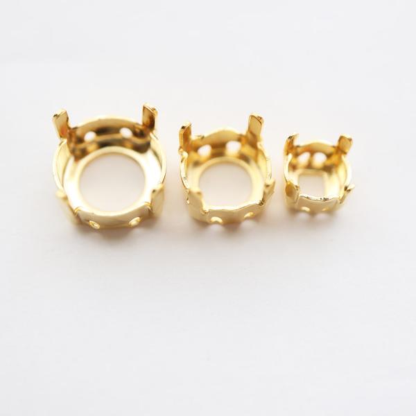 金アレ対応 色褪せにくい 24KGP  Vカット用 石座 空枠※ご希望のサイズをオプションよりご選択のうえ、　お買い求めください。□サイズ：6mm・8mm・10mm□内容量：10個□素材：真鍮 24金メッキ《注意事項》 　　◎金属アレルギー...