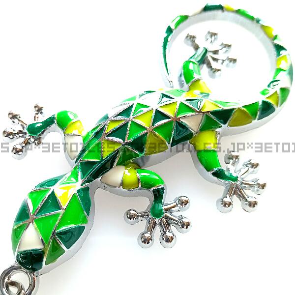 カタルーニャ地方、コスタ・ブラバコの「城塞 トッサ・デ・マル」描かれています。日本における鬼瓦やシーサーのように魔よけや厄除けと装飾を目的として親しまれるガーゴイル（雨樋）をモチーフにしたトカゲ（ヤモリ・家守）のキーホルダーです。モザイクの...