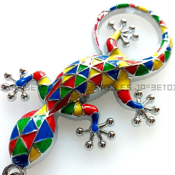 ガウディの代表作の一つ、サグラダ・ファミリアは、スペインのバルセロナにある現在も建設中の教会です。日本における鬼瓦やシーサーのように魔よけや厄除けと装飾を目的として親しまれるガーゴイル（雨樋）をモチーフにしたトカゲ（ヤモリ・家守）のキーホル...