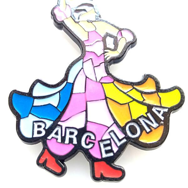 フラメンコは、スペイン南部のアンダルシア地方に伝わる芸能で、歌、踊り、ギターの伴奏が主体となっています。こちらは、フラメンコの踊り子（バイラオーラ）のキーホルダーです。モザイクの色の場所が、変わる場合があります。あらかじめ、ご了承ください。...